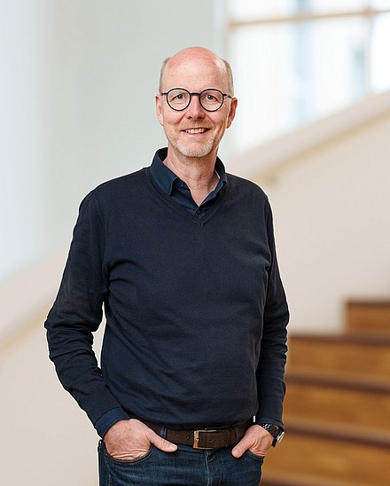 Institutions Matter - Nobel Prize 2024 to Daron Acemoğlu, Simon Johnson ...